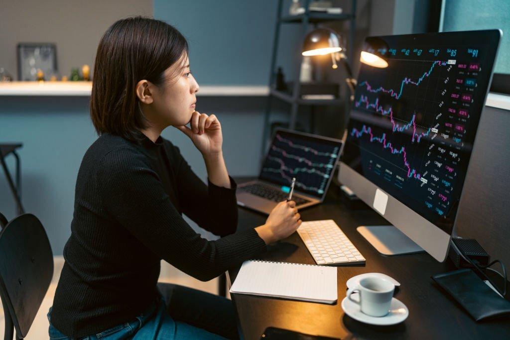 Apa Itu Trader?: Pengantar ke Dunia Perdagangan Finansial - Pintu Blog